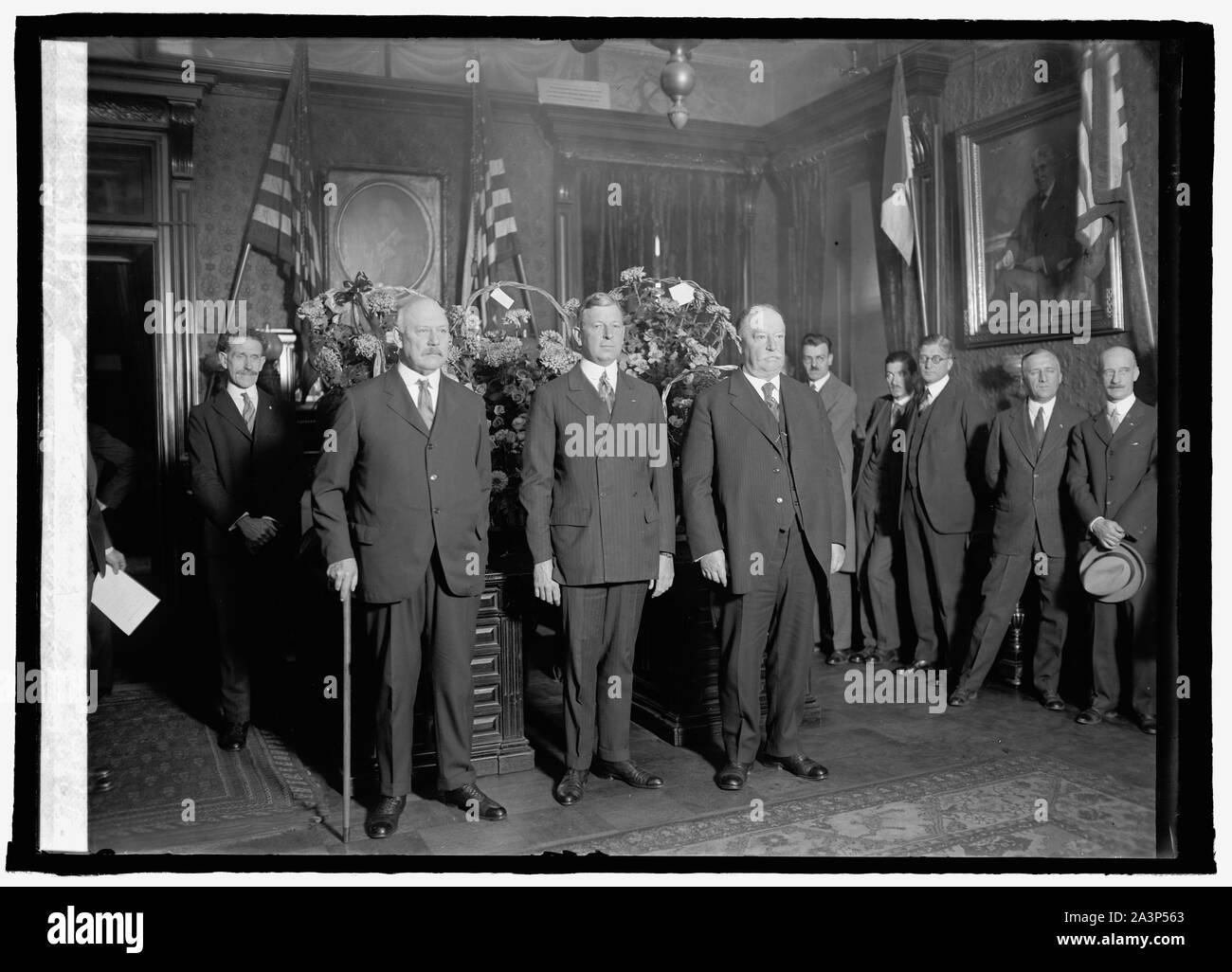 3 secretaries hi-res stock photography and images - Alamy