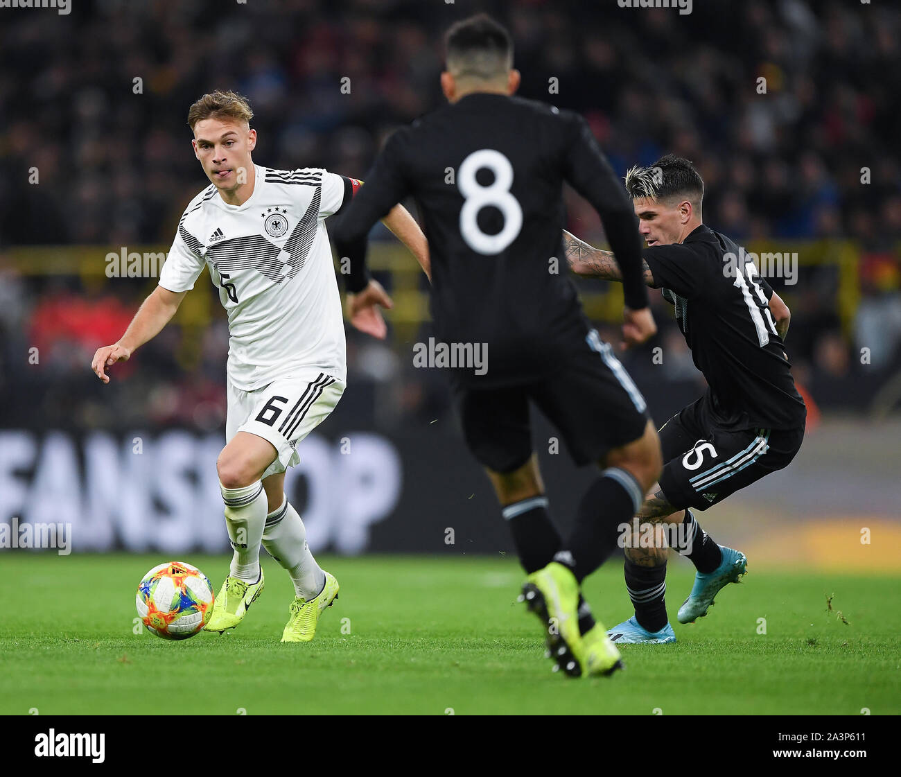 Dortmund, Germany. 09th Oct, 2019. duels, duel Joshua Kimmich (Germany ...