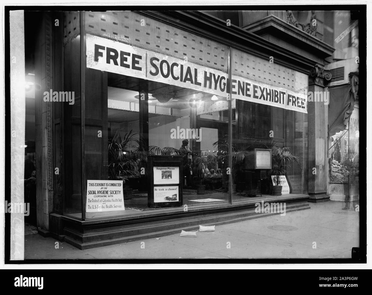 Social education history Black and White Stock Photos & Images - Alamy