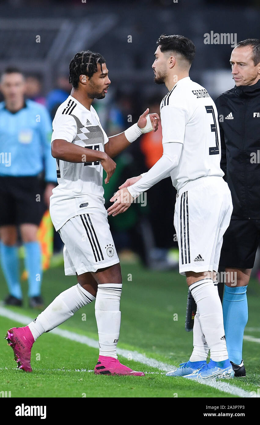 Soccer player leaving field hi-res stock photography and images - Alamy