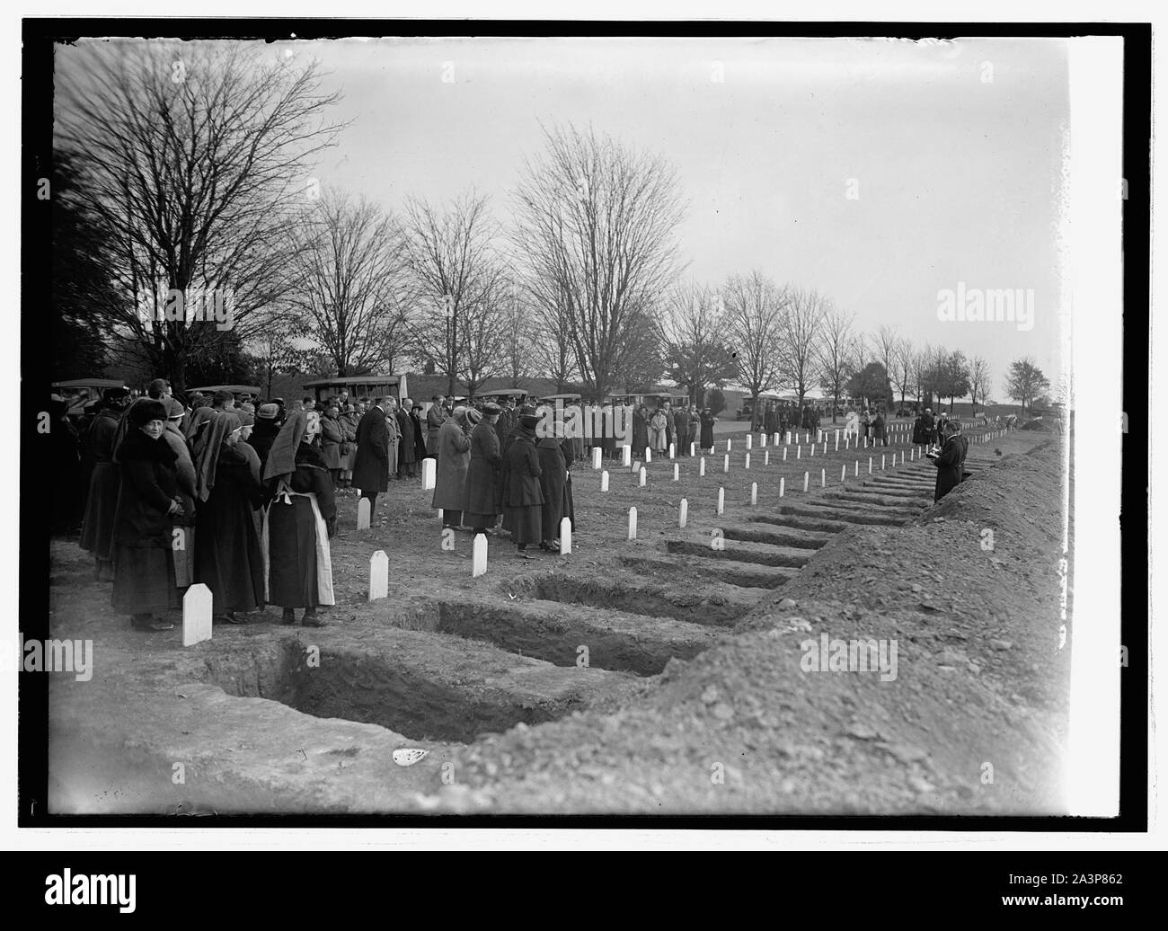 Burial 23 Black and White Stock Photos & Images - Alamy