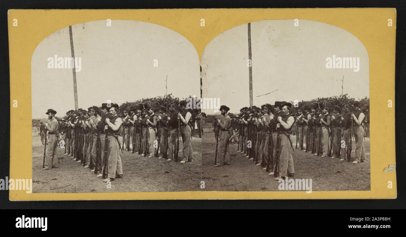 Soldiers from the 134th Illinois Volunteer Infantry drilling at ...