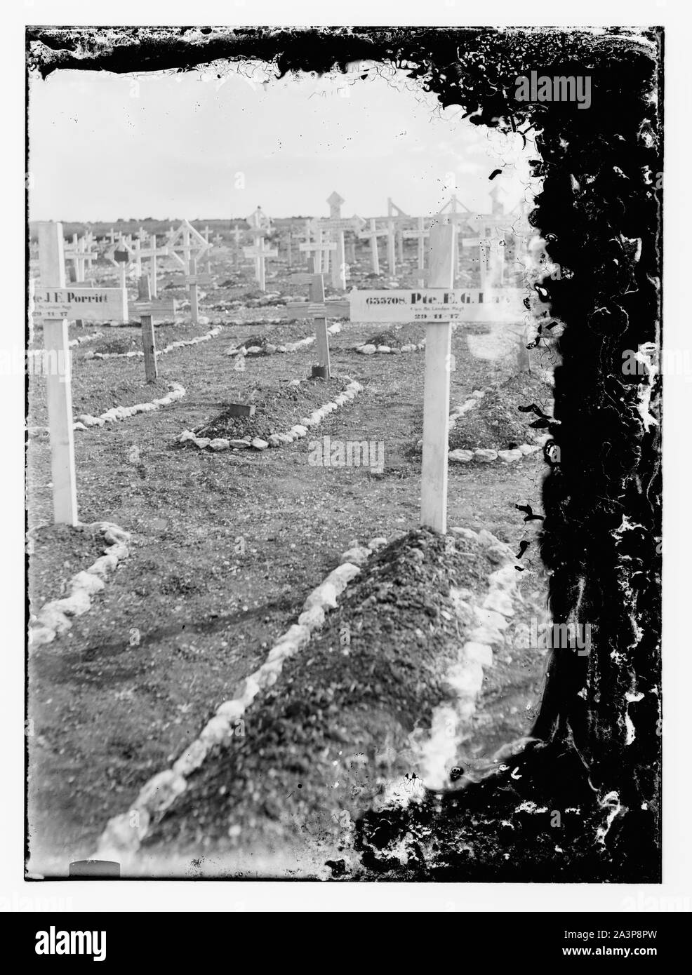 Tribute fallen soldiers military Black and White Stock Photos & Images ...