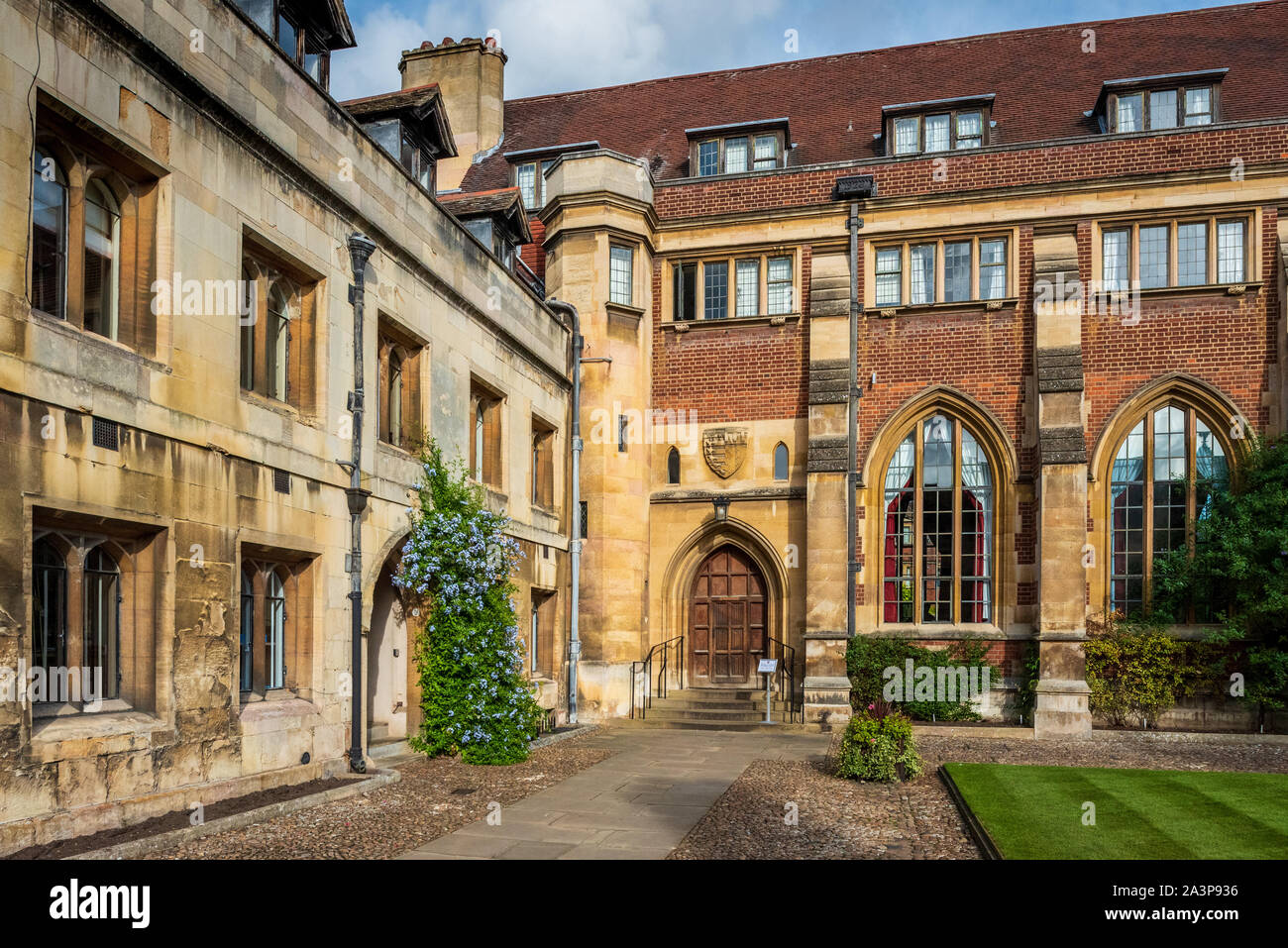 Pembroke cambridge university hi-res stock photography and images - Alamy