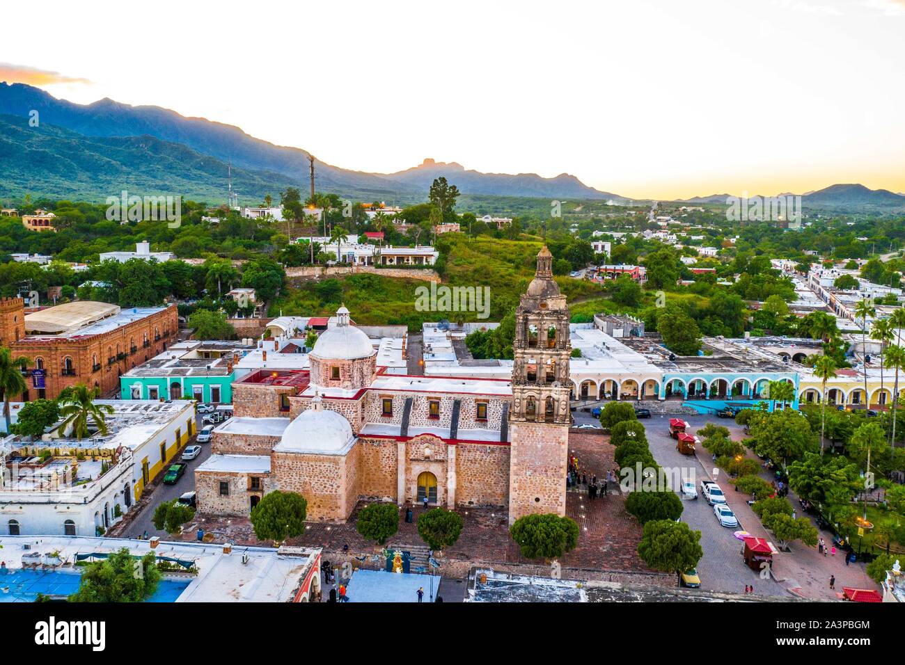 Iglesia del pueblo barroco hi-res stock photography and images - Alamy