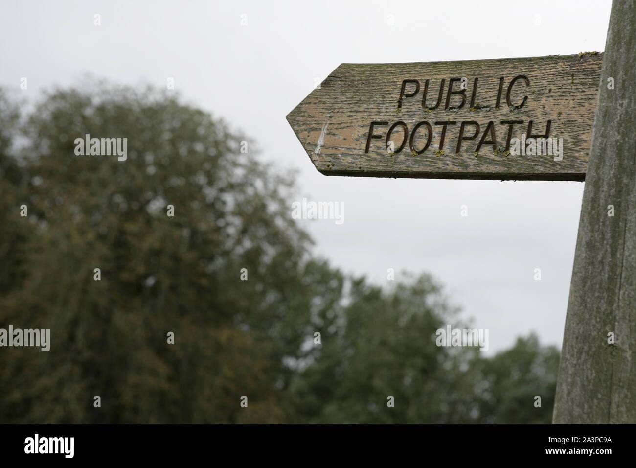 Wooden Signpost for Public Footpath Right of Way Stock Photo - Alamy