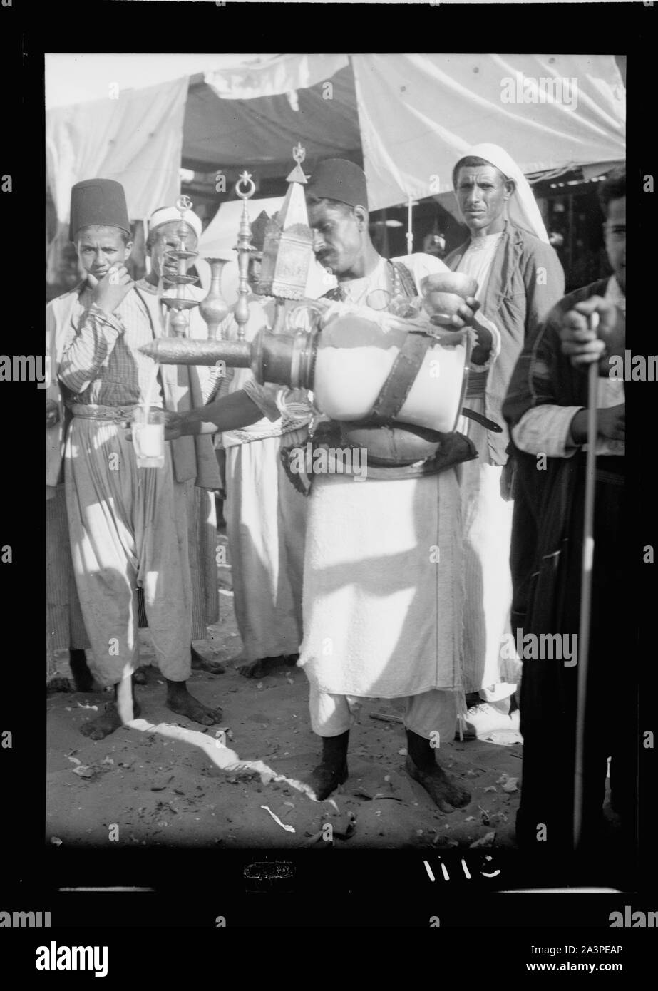 Historical lemonade stand Black and White Stock Photos & Images - Alamy