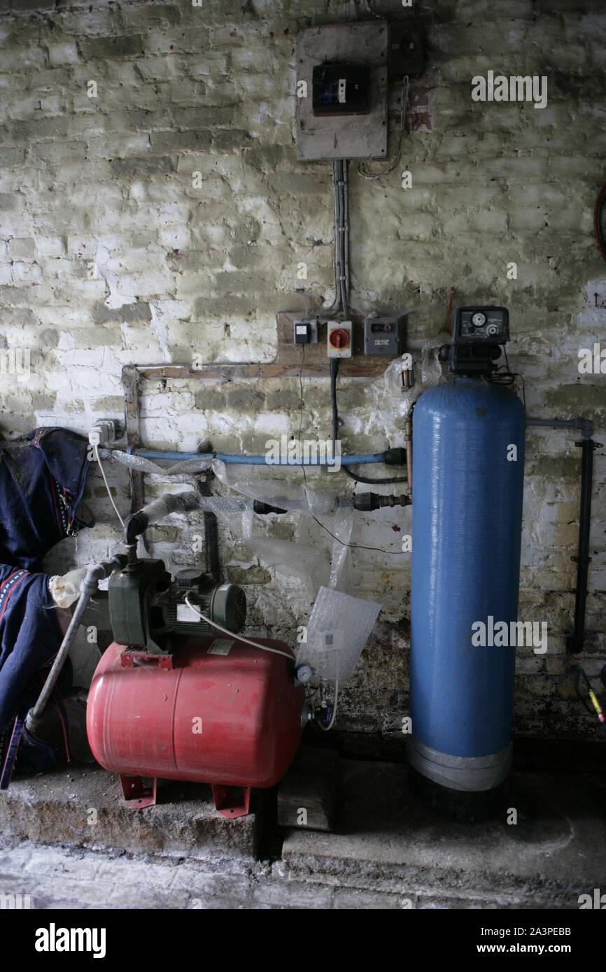 Spring Water Borehole Water Extraction Pump System and Filters, England ...