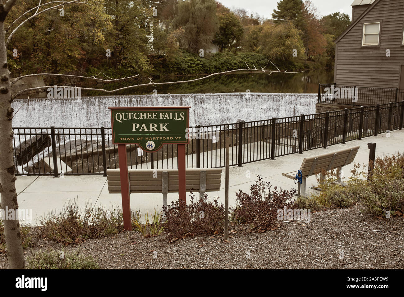 Quechee, Vermont - September 30th, 2019: Simon Pearce Glass Factory and ...