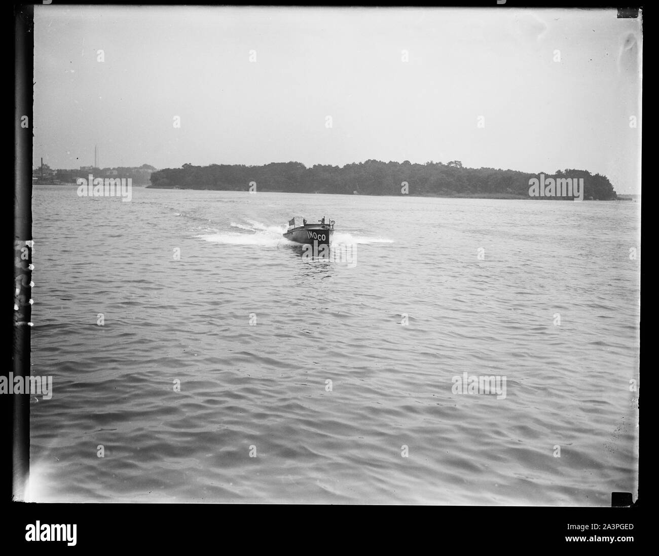 Fast boat water Black and White Stock Photos & Images - Alamy