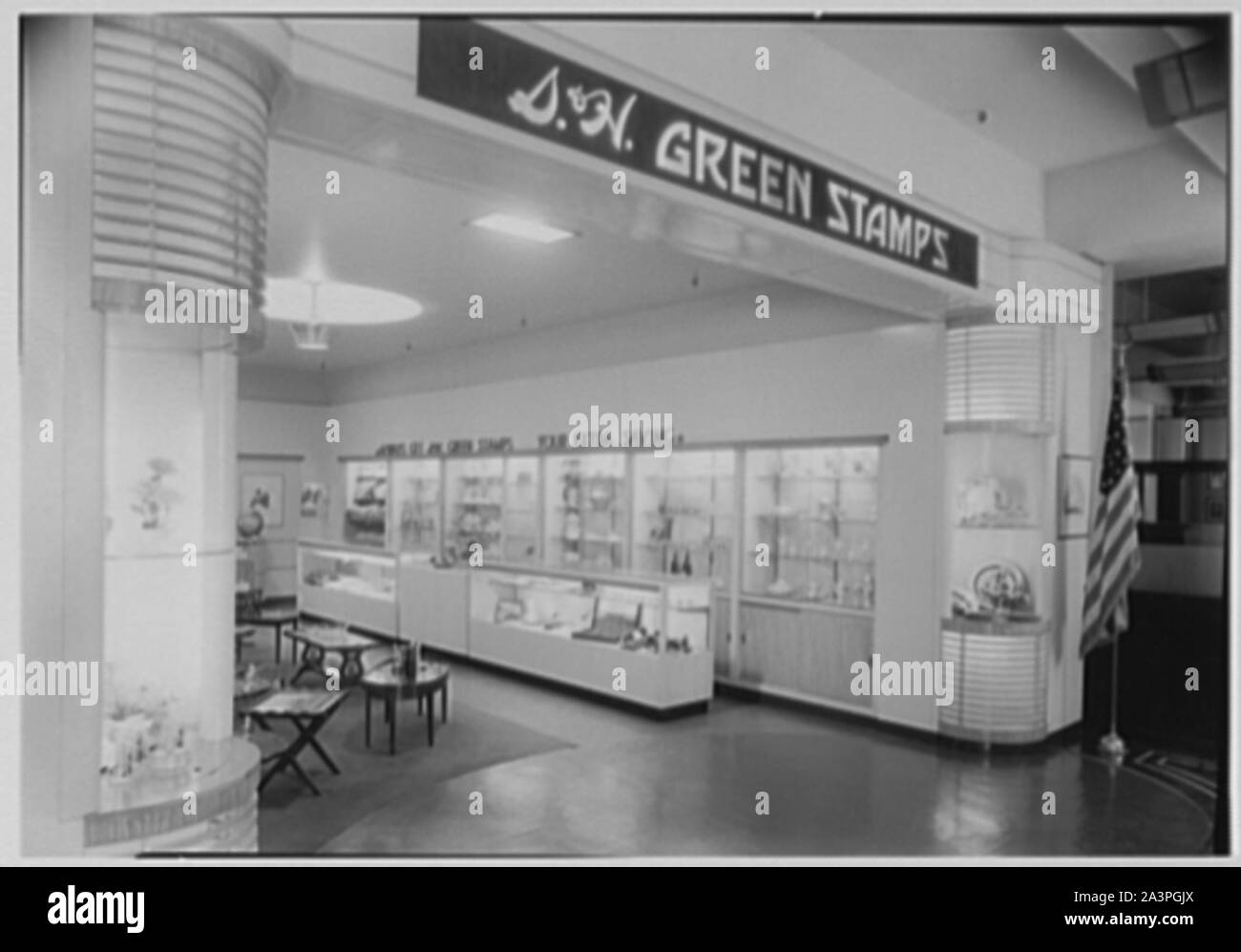 Sperry & Hutchinson Co., 114 5th Ave., New York City Stock Photo - Alamy