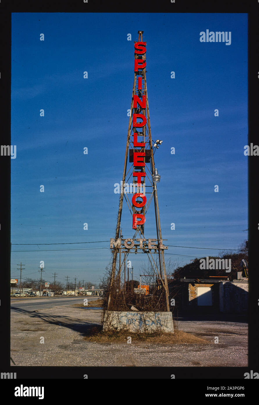 Spindletop motel sign hi-res stock photography and images - Alamy