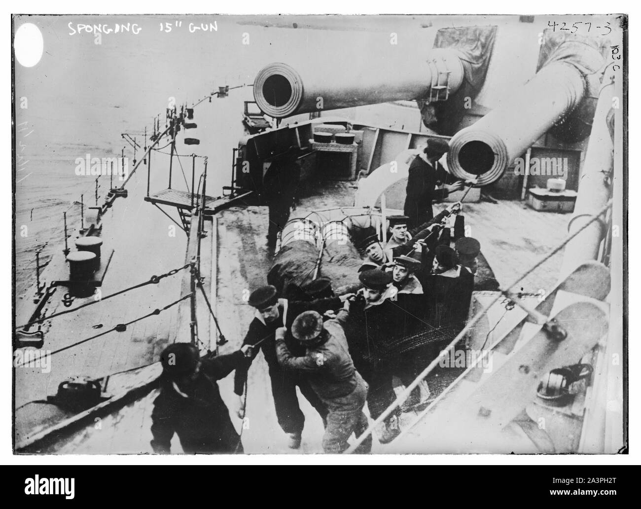 15 gun Black and White Stock Photos & Images - Alamy