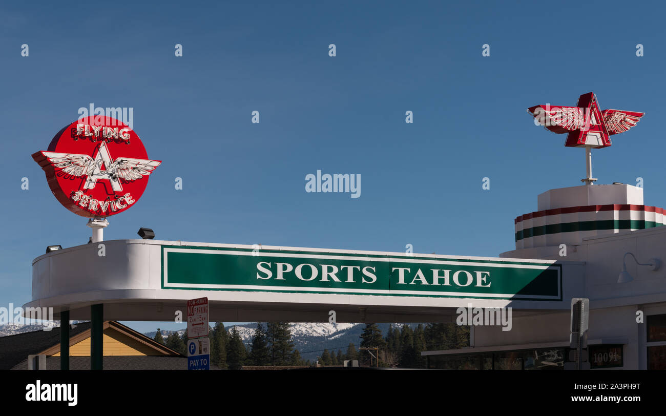 Donner pass sign hi-res stock photography and images - Alamy