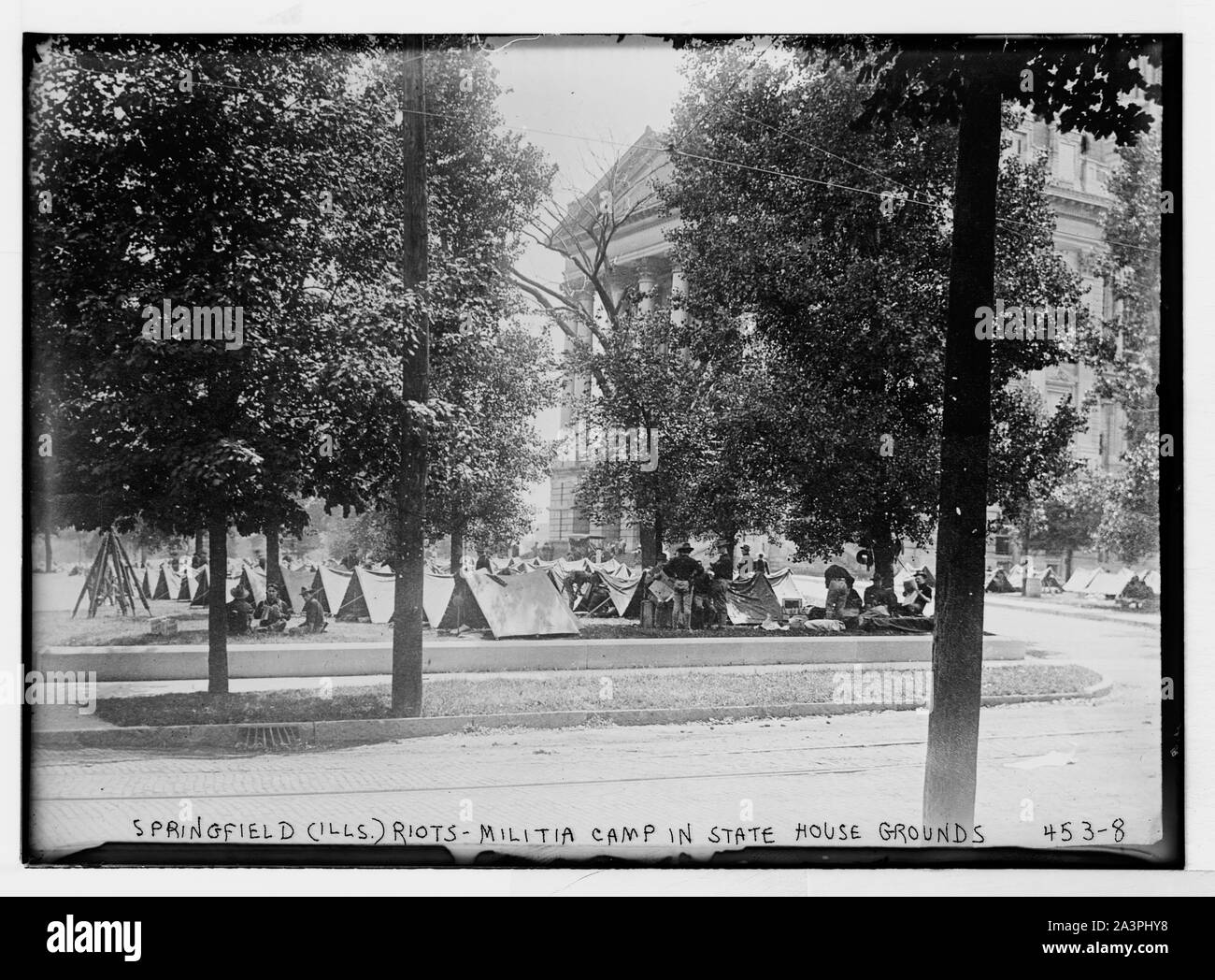 Springfield (Ills.) riots - militia camp in State House grounds Stock ...