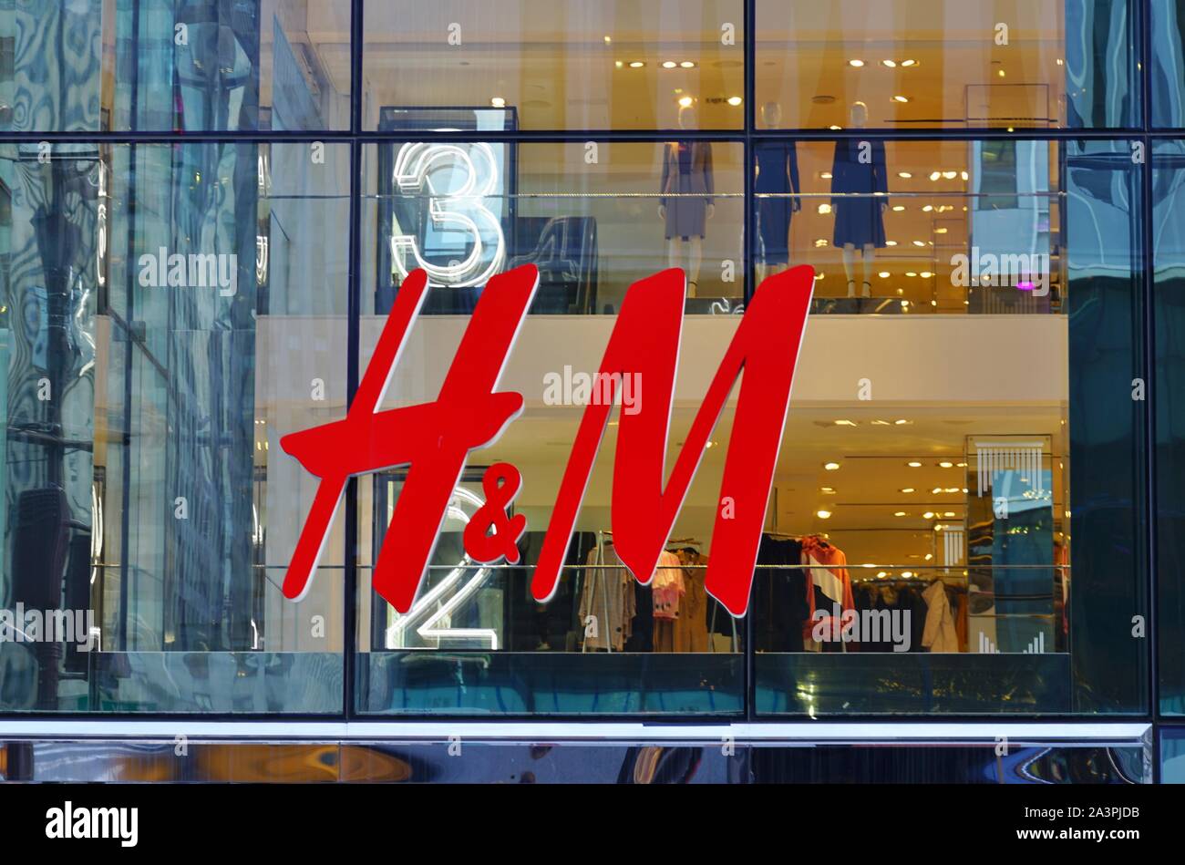 NEW YORK CITY, NY -4 OCT 2019- View of the sign for a H&M clothing ...