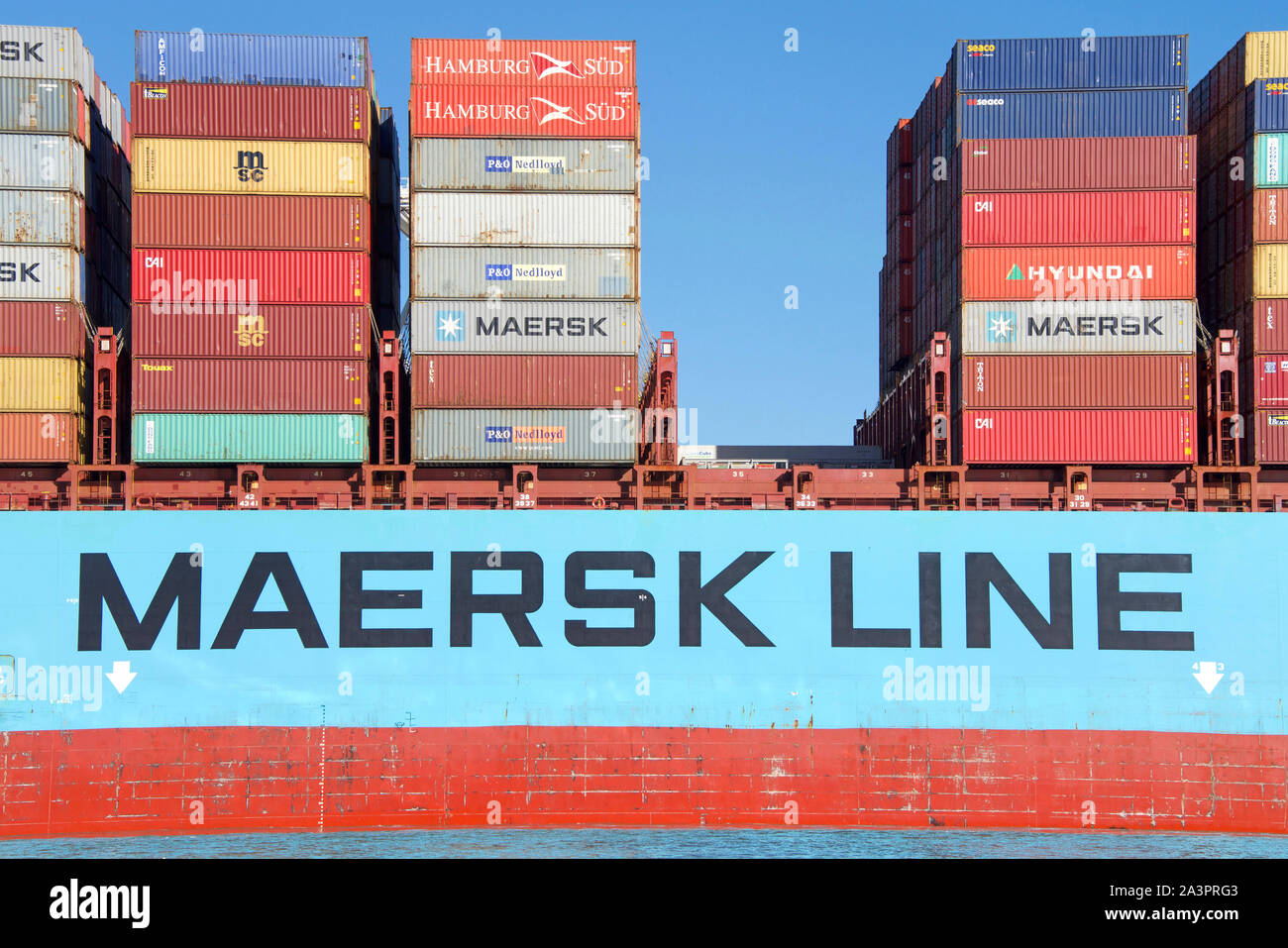 Oakland, CA - January 21, 2019: Shipping containers stacked on Cargo ...