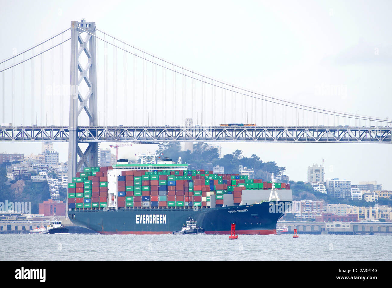 Evergreen line container vessel hi-res stock photography and images - Alamy
