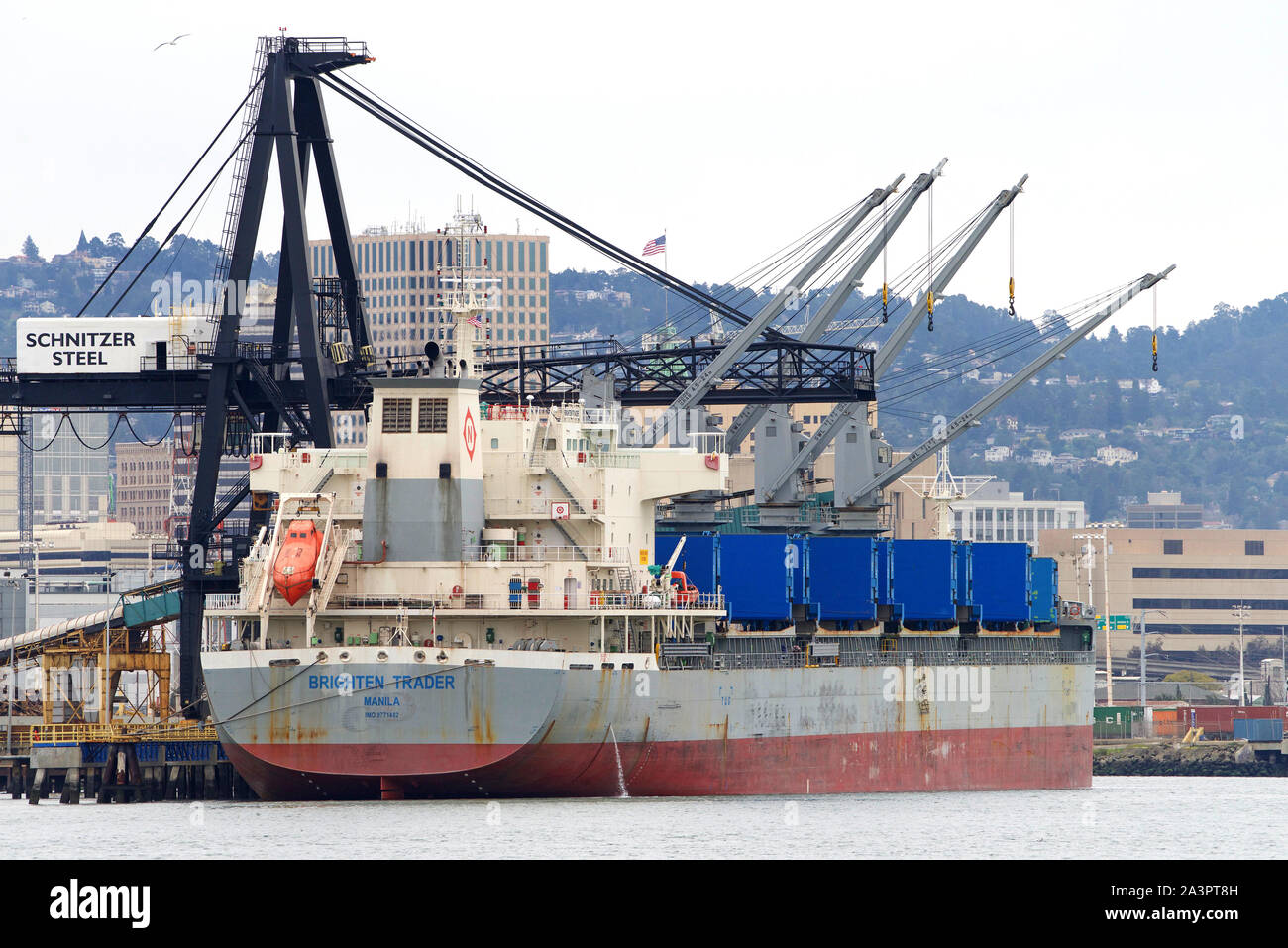 Oakland, CA - February 12, 2019: Bulk Carrier BRIGHTEN TRADER loading ...