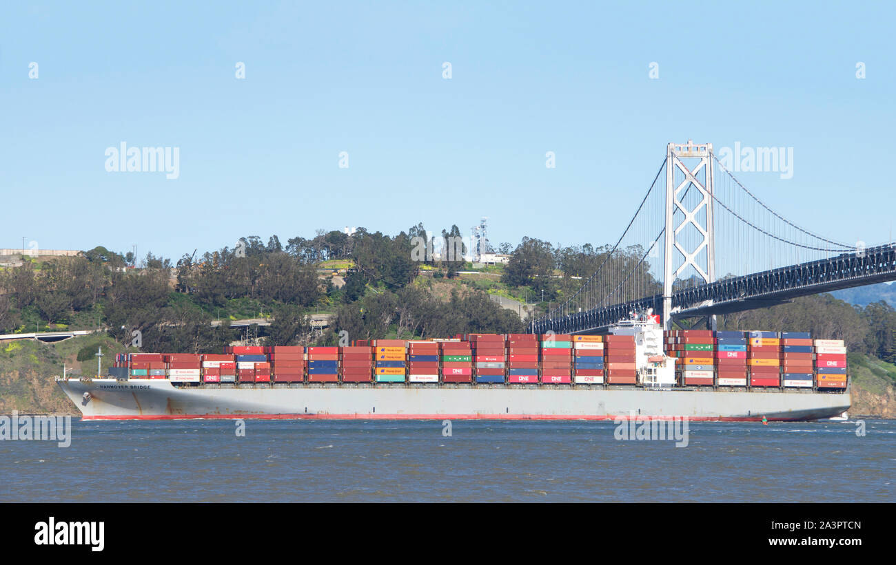 San Francisco, CA - February 18, 2019: Cargo Ship HANNOVER BRIDGE ...