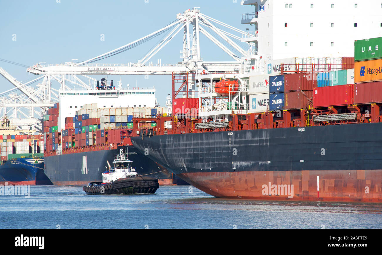 Stern loading hi-res stock photography and images - Alamy