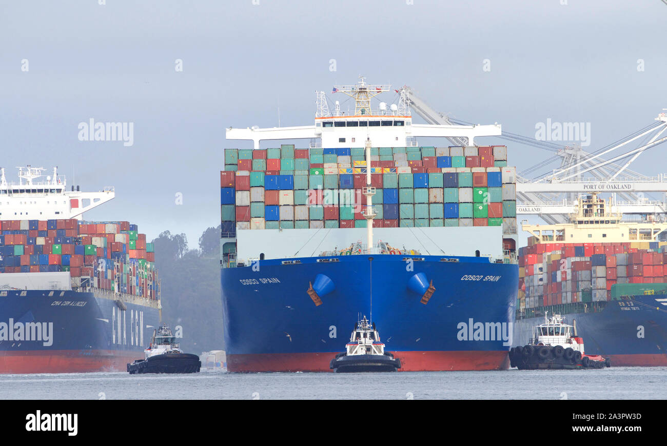Oakland, CA - April 14, 2019: Cargo Ship COSCO SPAIN departing the Port ...
