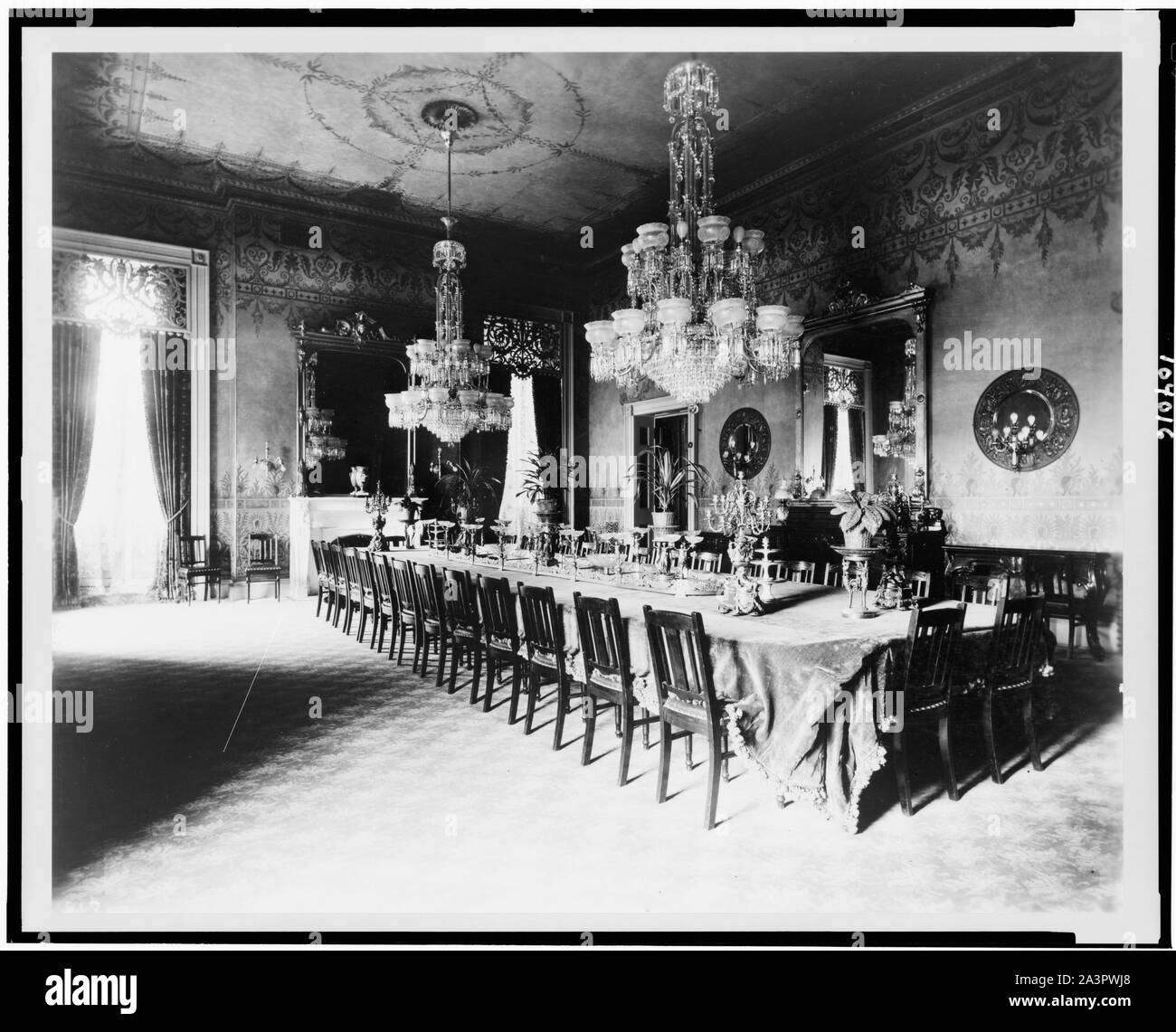 State dining room in the White House Stock Photo - Alamy