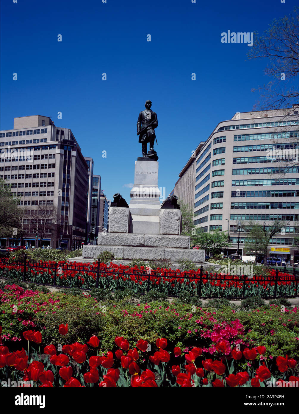 Statue of Admiral David Farragut at Farragut Square, Washington, D.C ...