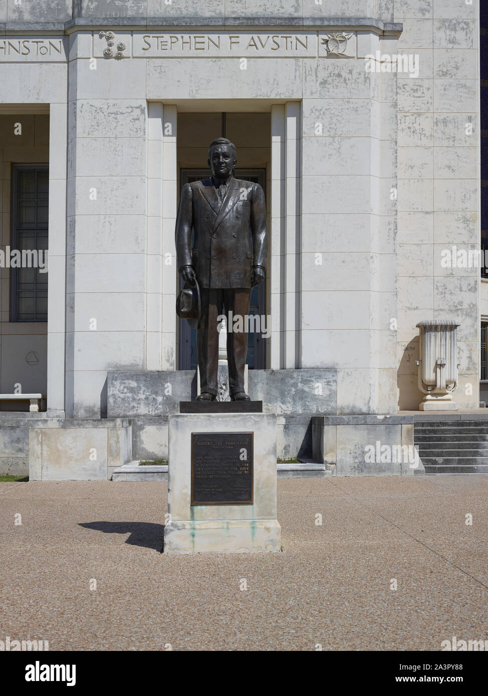 Statue of former Dallas mayor and state-fair president Robert Lee ...
