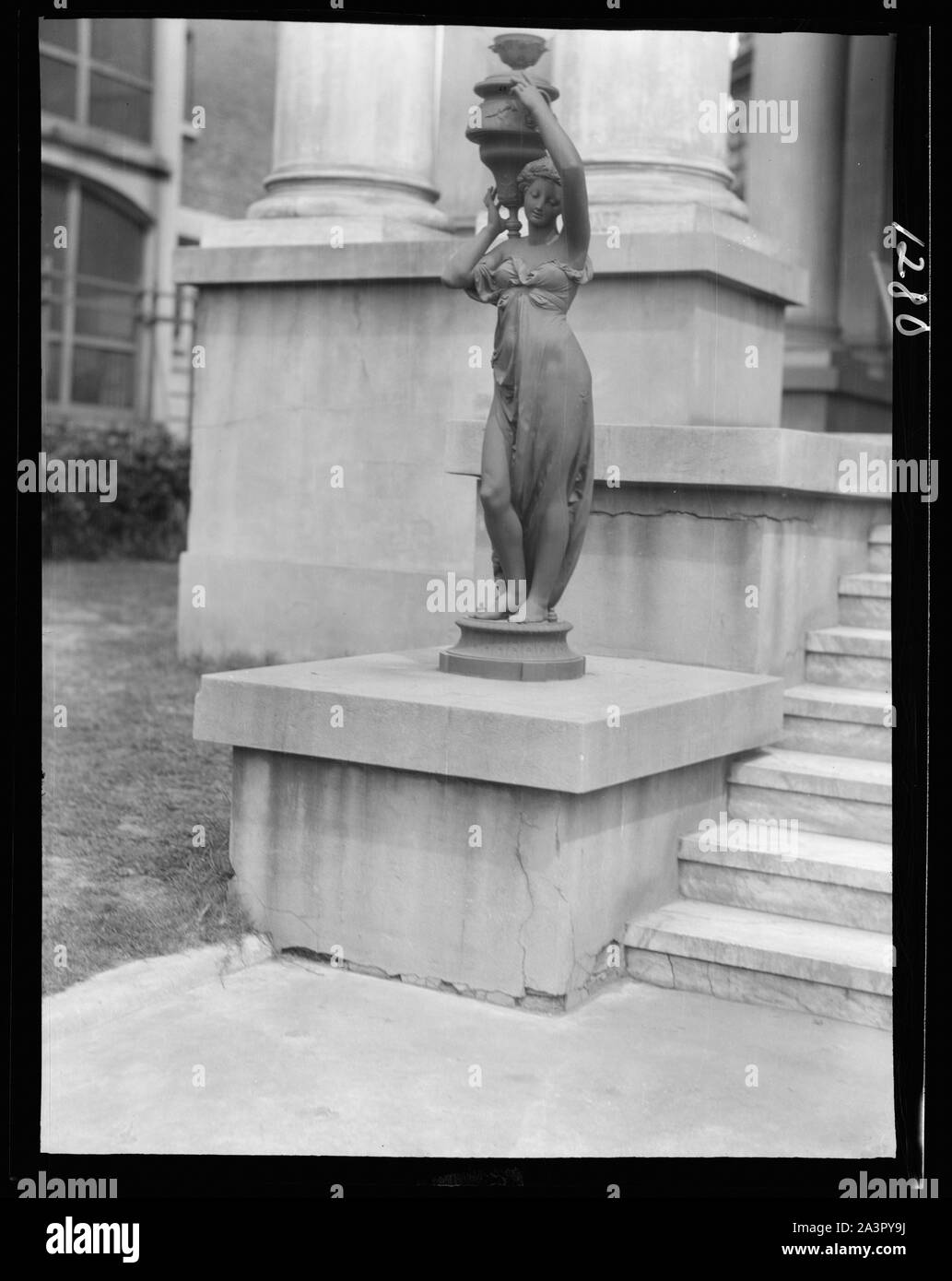 Charleston south carolina statue Black and White Stock Photos & Images ...