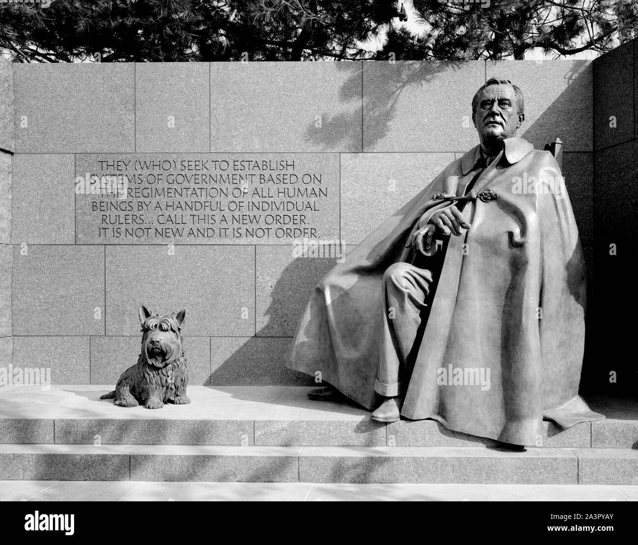 Statues of Franklin Delano Roosevelt (in his wheelchair) and his dog ...