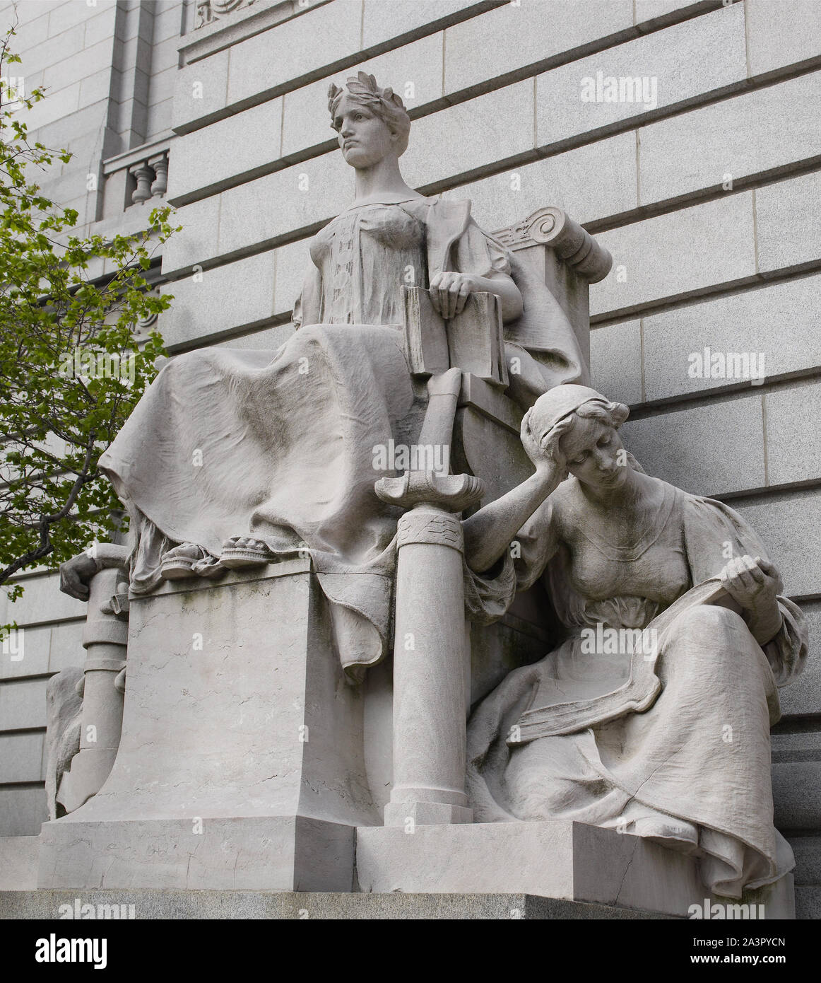 Federal courthouse sculptures hi-res stock photography and images - Alamy