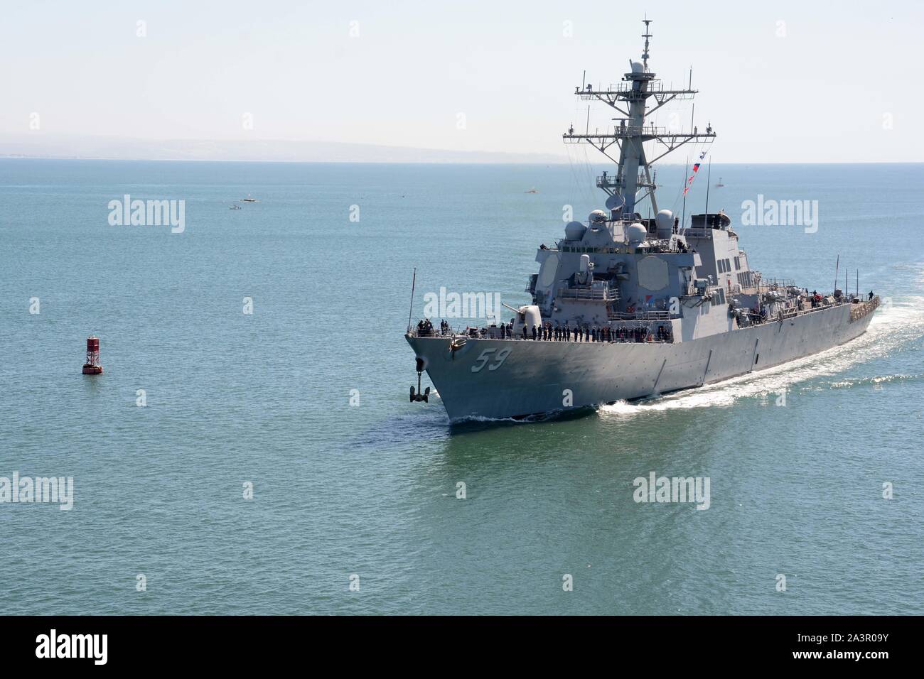 Uss russell ddg 59 hi-res stock photography and images - Alamy