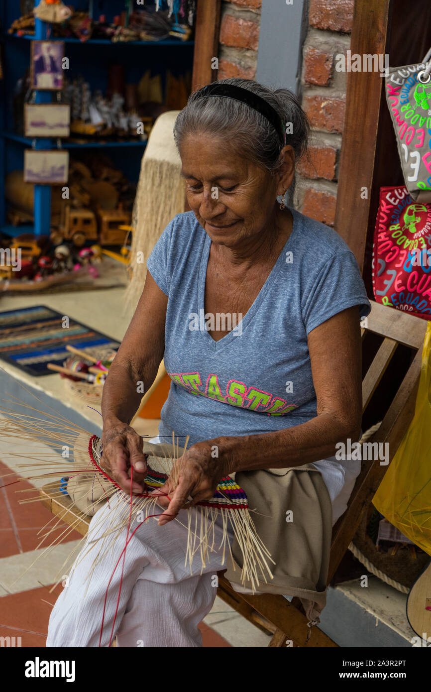 Hand weaving hi-res stock photography and images - Alamy