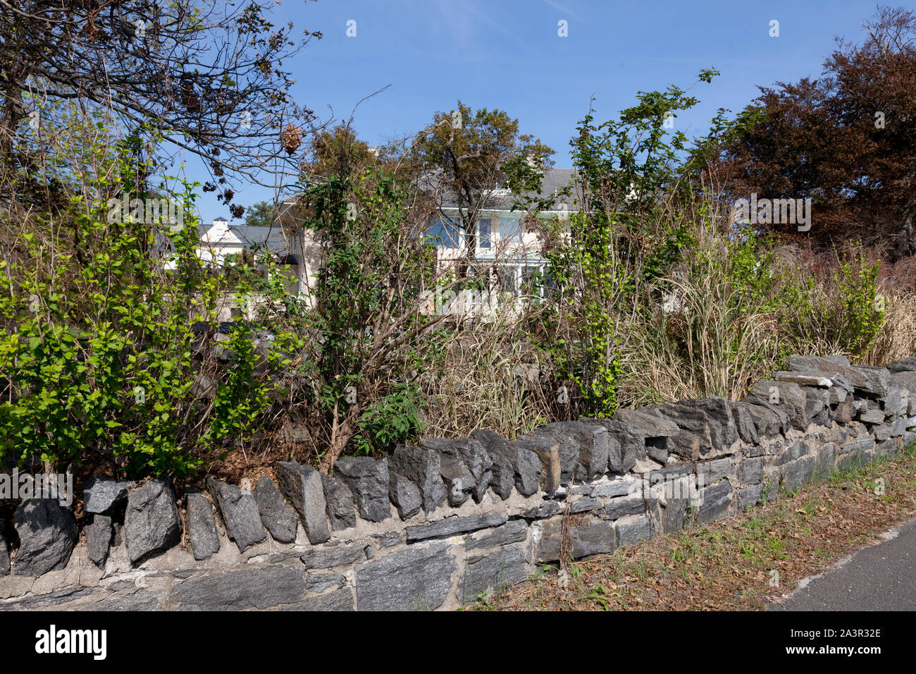 Stone fences in Old Greenwich, Connecticut Stock Photo - Alamy