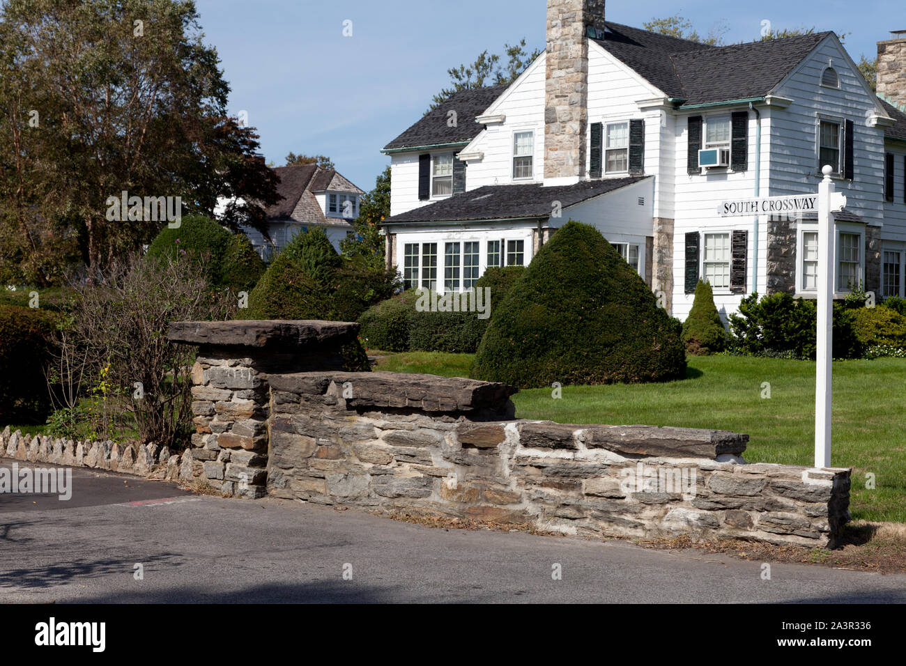 Stone fences in Old Greenwich, Connecticut Stock Photo - Alamy