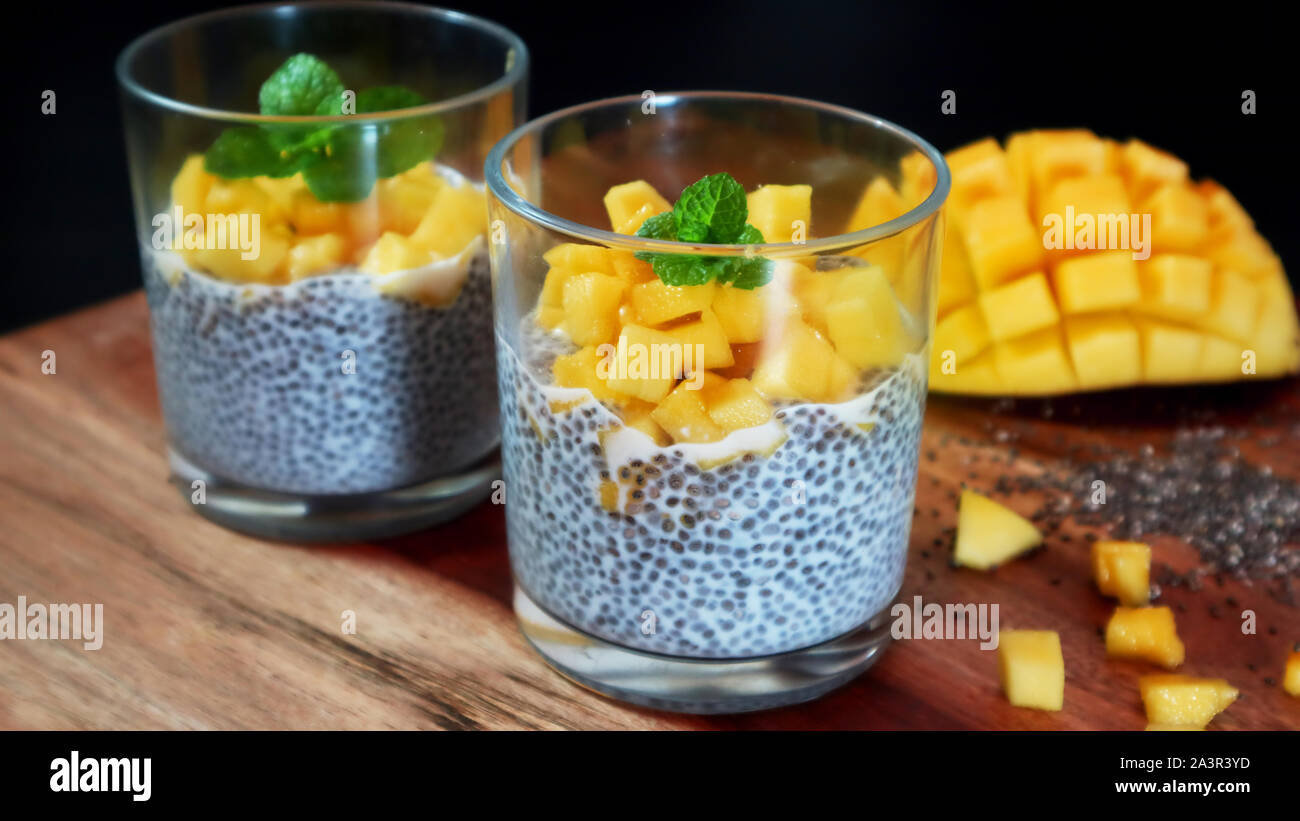 Mango pudding hi-res stock photography and images - Alamy