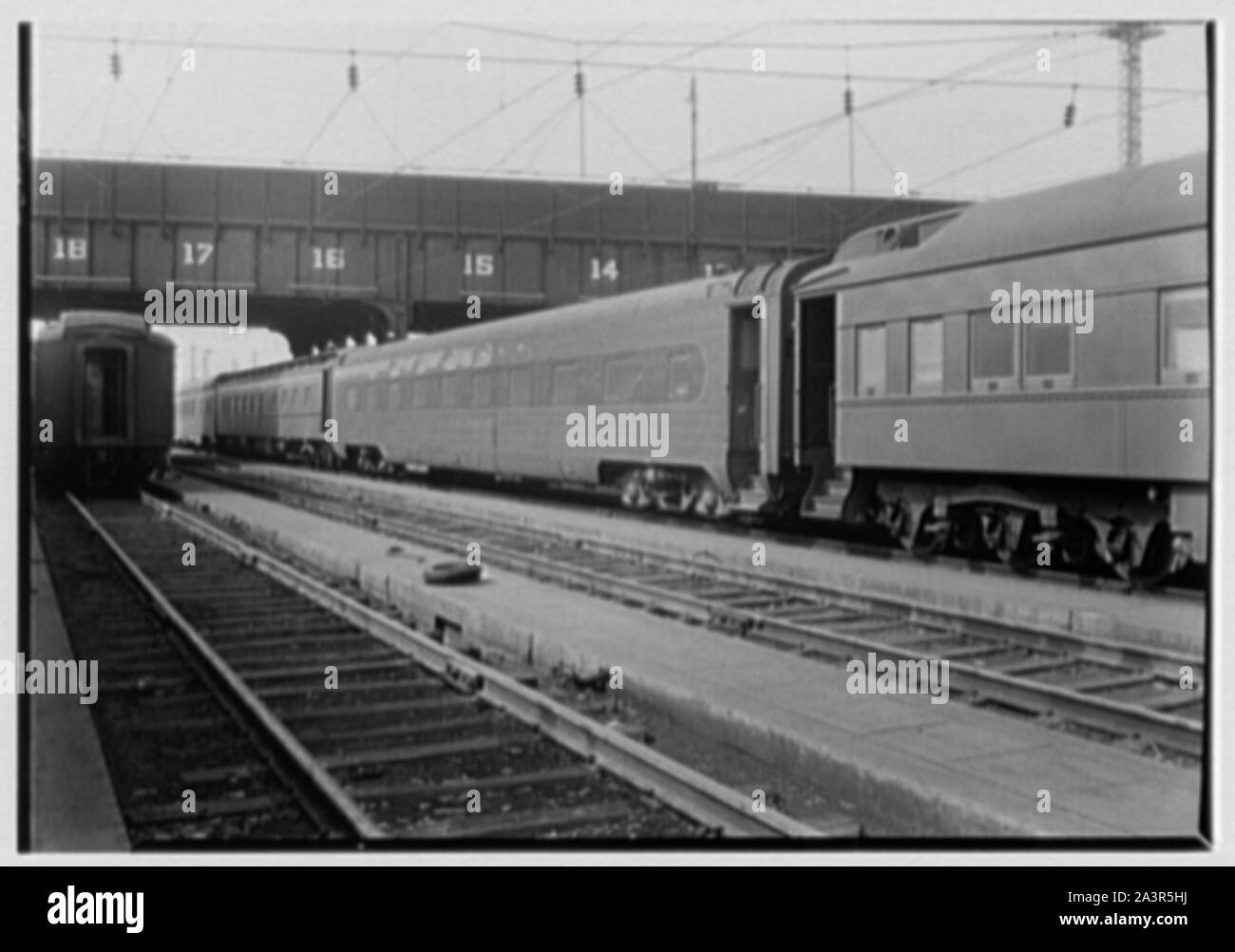 Streamline car hi-res stock photography and images - Alamy
