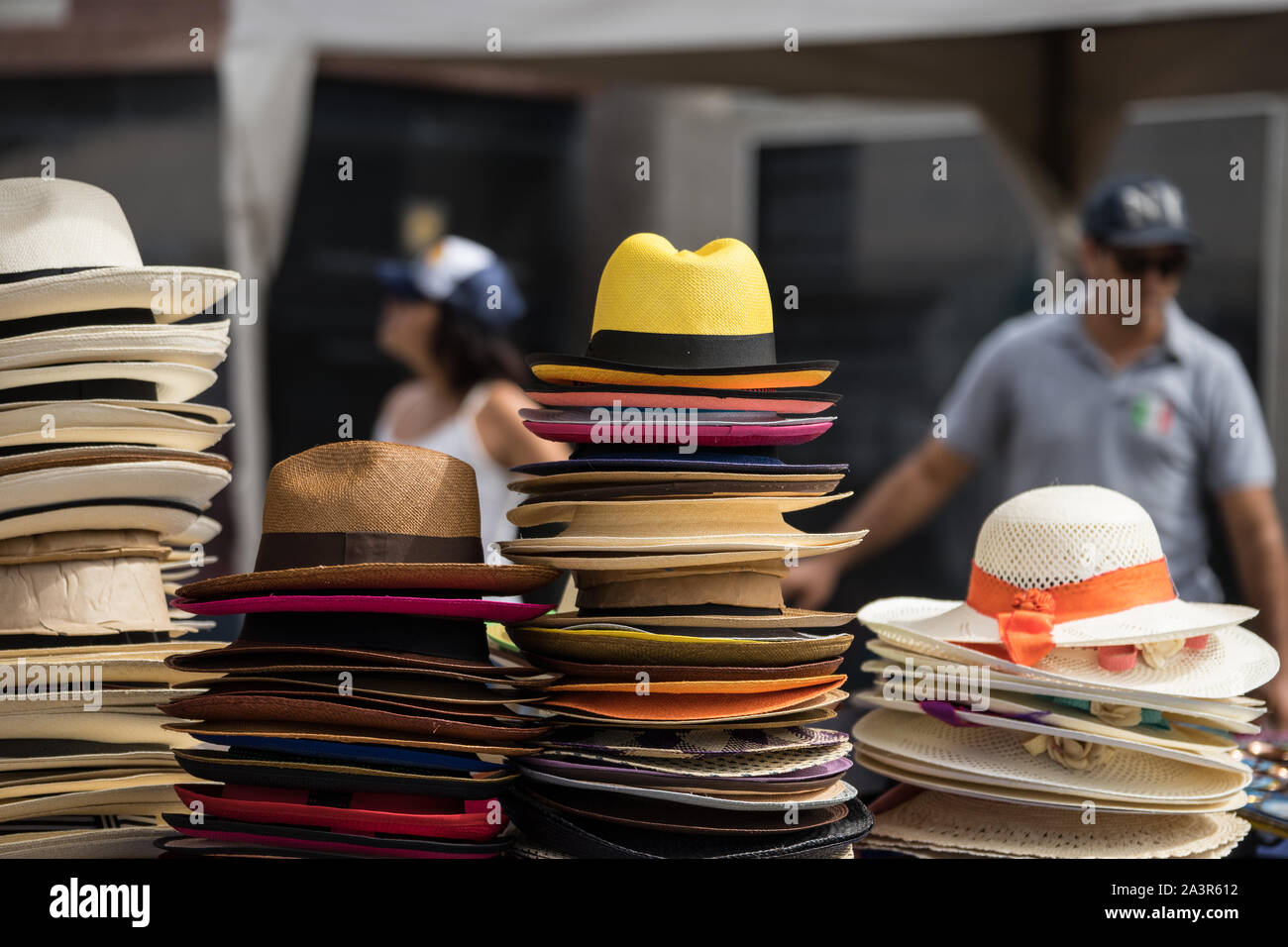 Real panama hats hi-res stock photography and images - Alamy