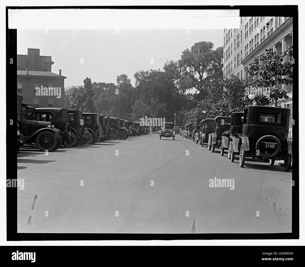 Urban daily life scene Cut Out Stock Images & Pictures - Alamy