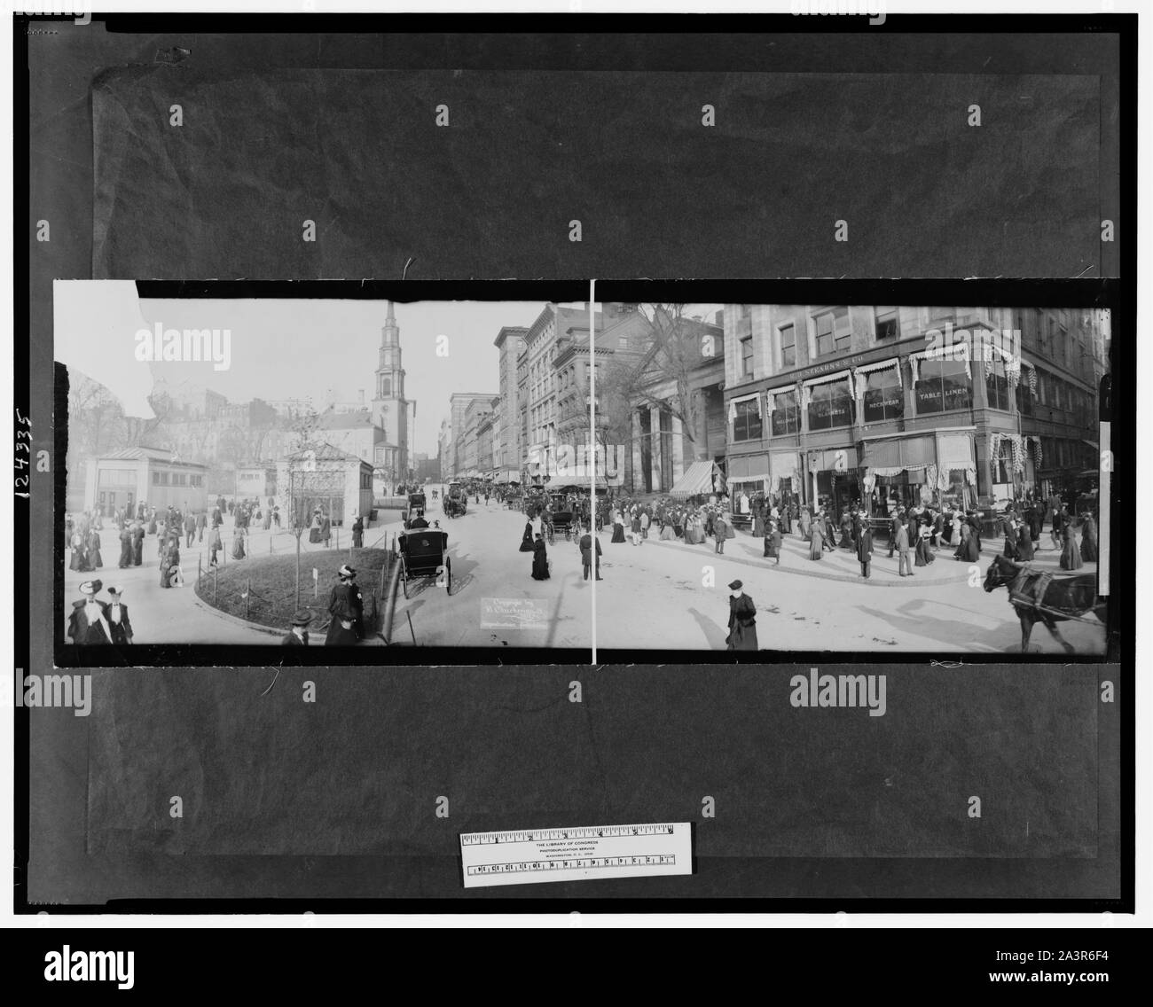 Park entrances Black and White Stock Photos & Images - Alamy