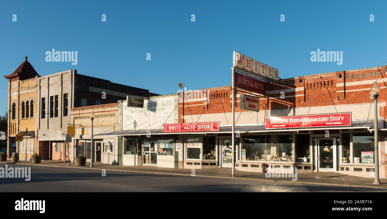 Street view of El Campo, a small city in Wharton County in southeast ...
