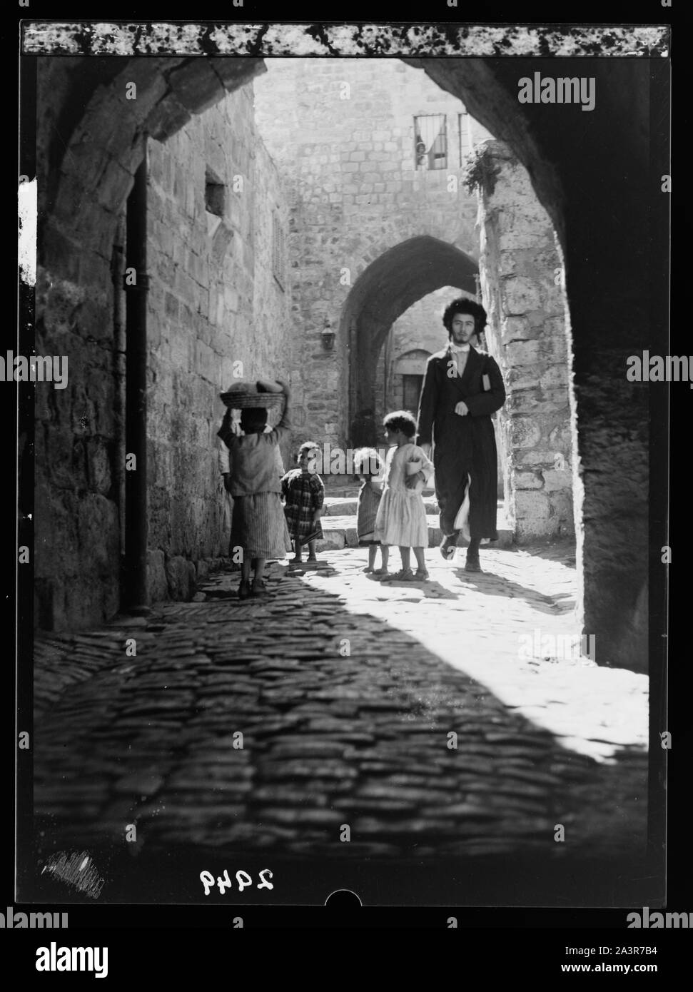 Ancient jerusalem homes Black and White Stock Photos & Images - Alamy