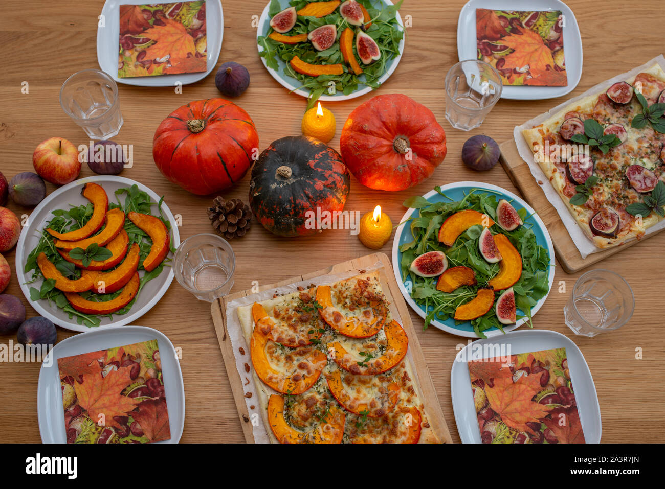 Autumn table setting Stock Photo - Alamy