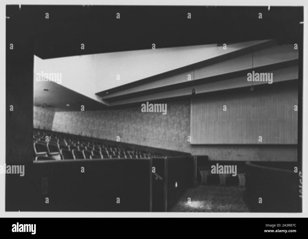 New york theatre stage hi-res stock photography and images - Alamy