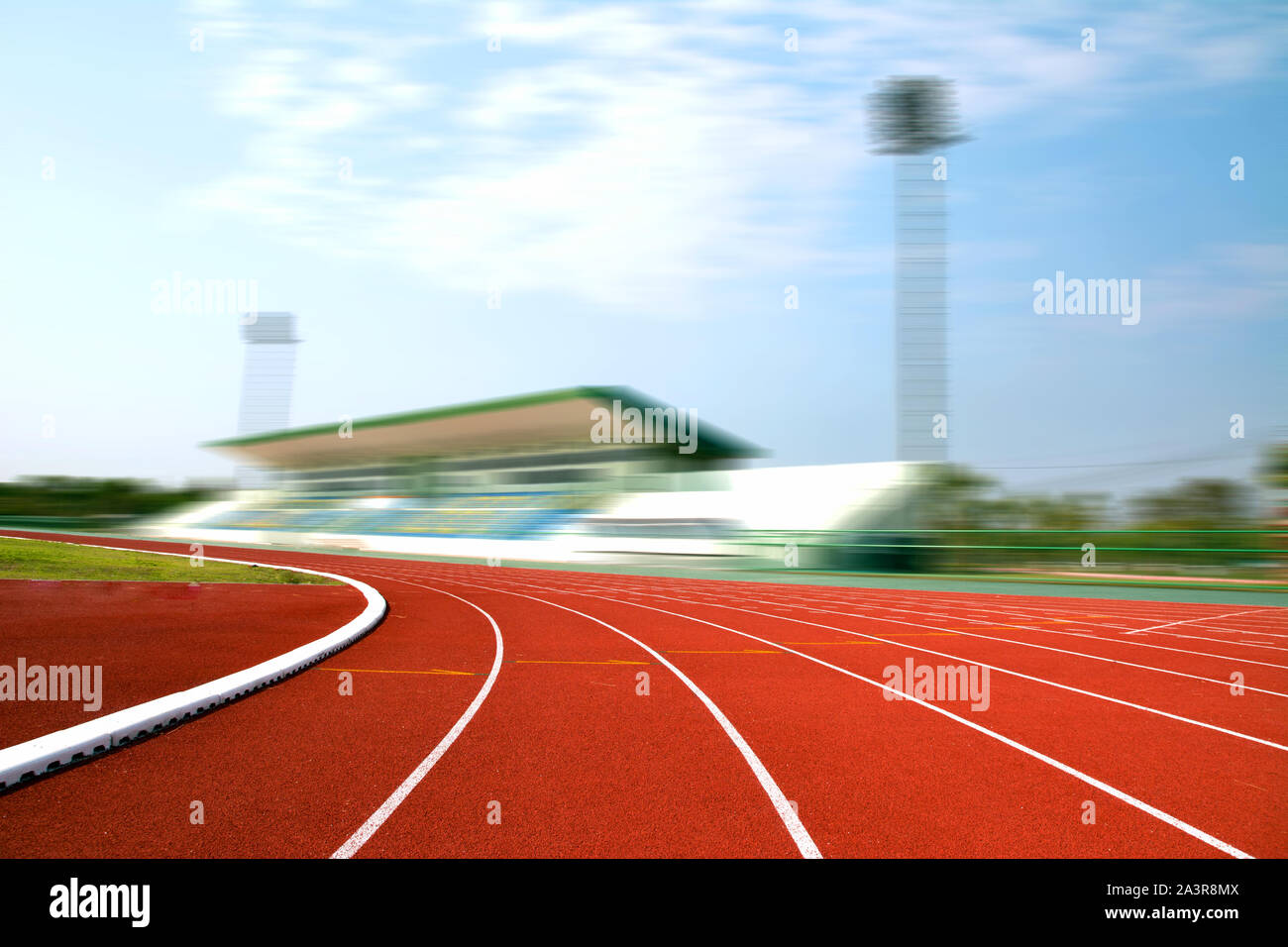 Running the curve hi-res stock photography and images - Alamy