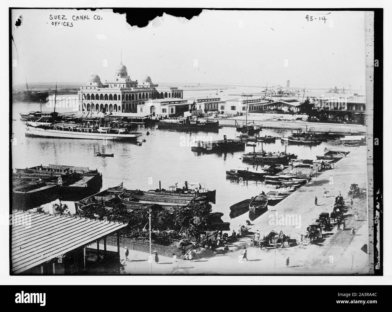Suez canal zone hi-res stock photography and images - Alamy
