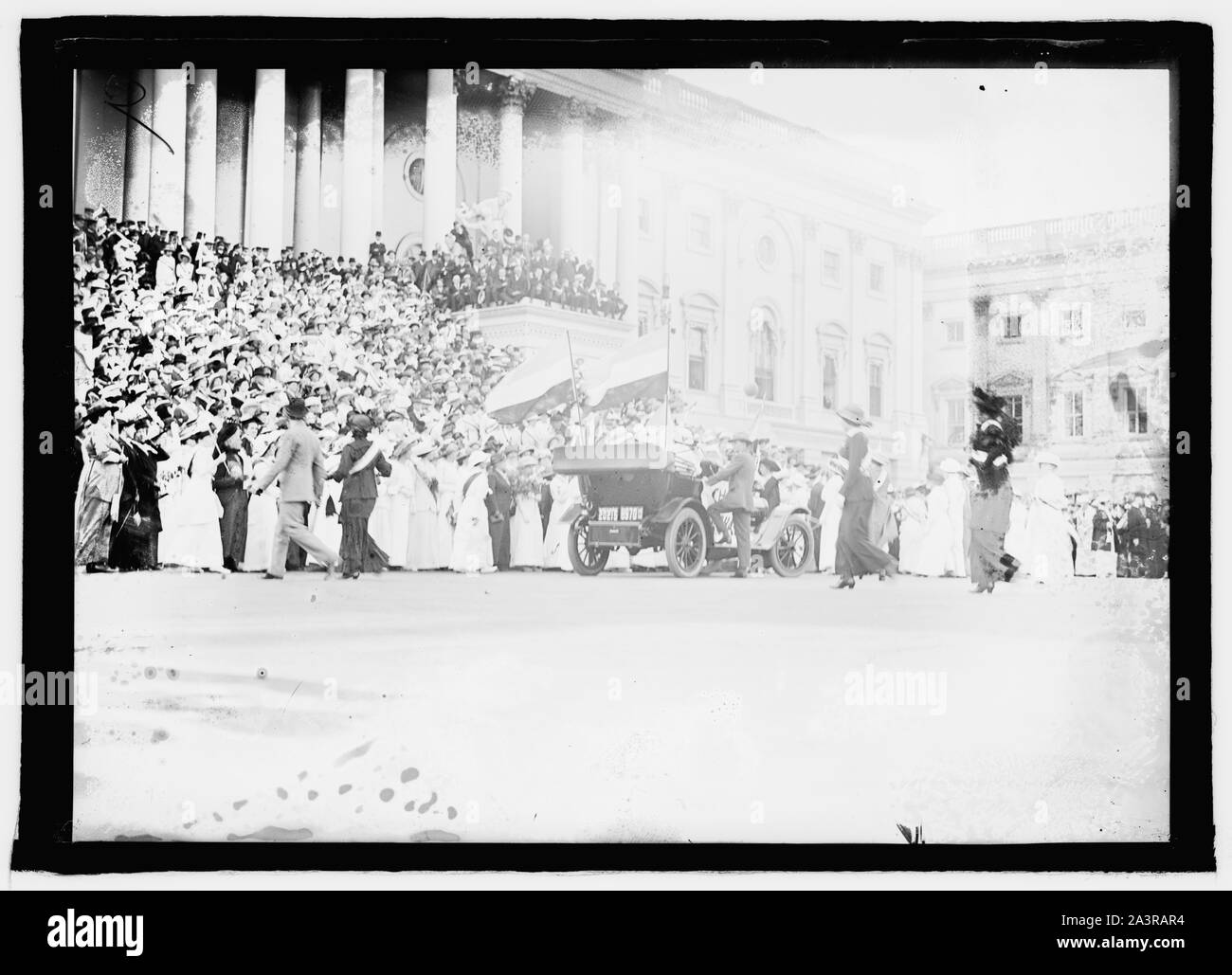 Suffrage march 1915 hi-res stock photography and images - Alamy