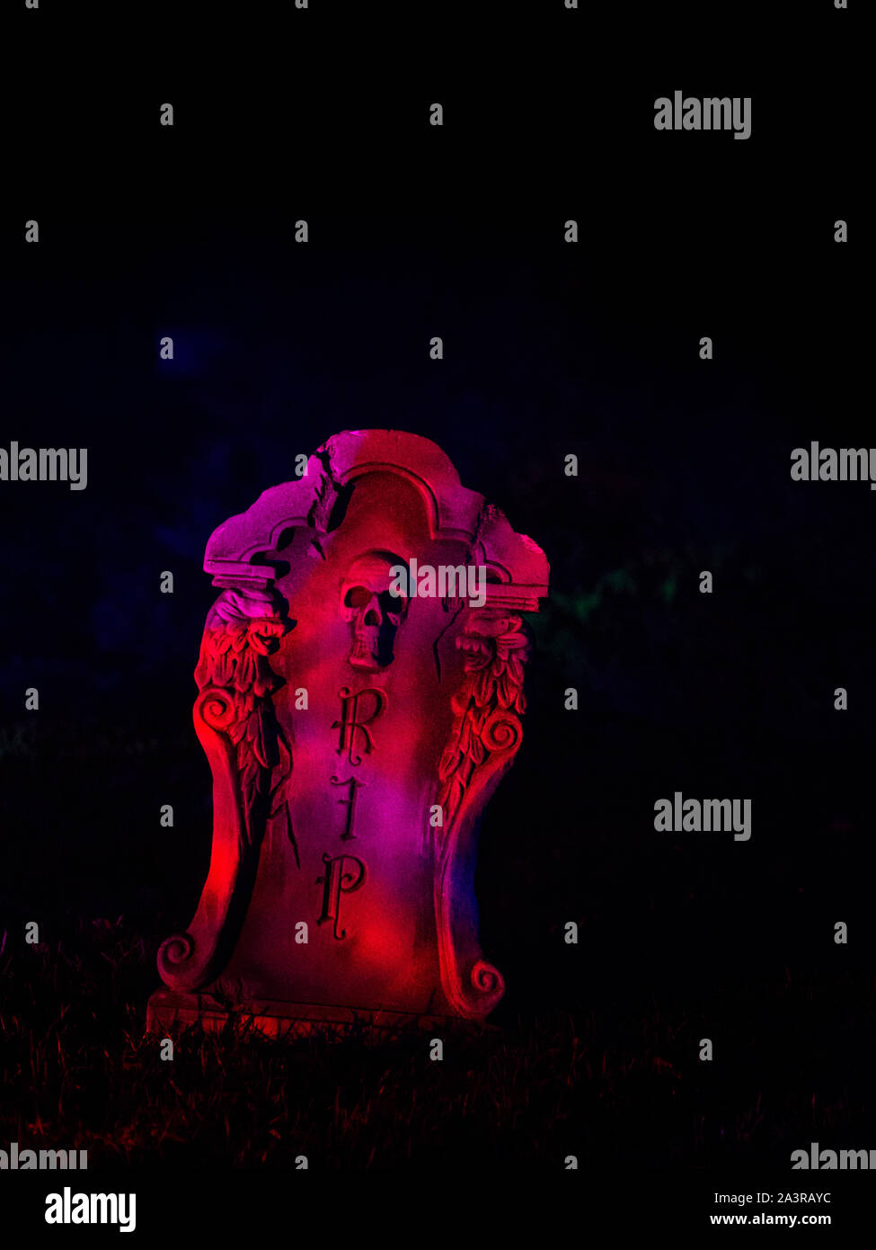 Gravestone at night hi-res stock photography and images - Alamy