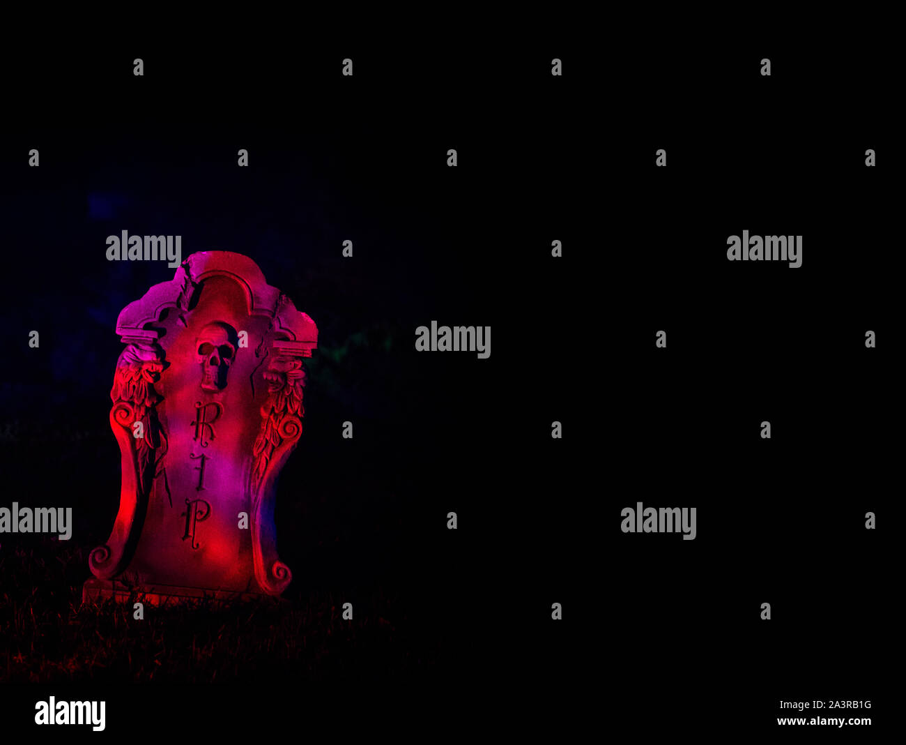 Scary tomb hi-res stock photography and images - Alamy
